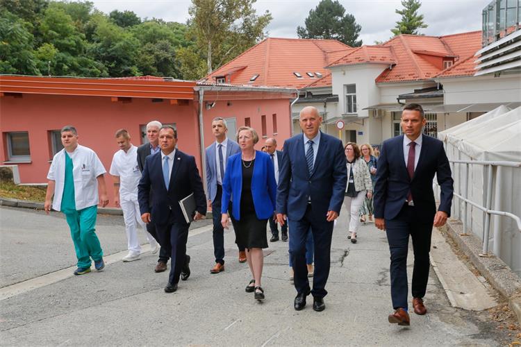 Otvoreni obnovljeni prostori Klinike za infektivne bolesti | Vlada Republike Hrvatske